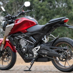 [写真] 007_honda-cb125r │ ホンダ新型「CB125R」登場！DOHCエンジン／ZX-25Rより太い倒立フォーク採用で1万6500円増│WEBヤングマシン｜新車バイクニュース