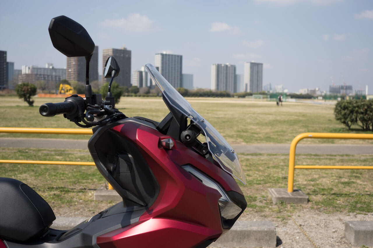 新型ADV160はアドベンチャーに見えるけどスポーティーでした│WEBヤングマシン｜新車バイクニュース