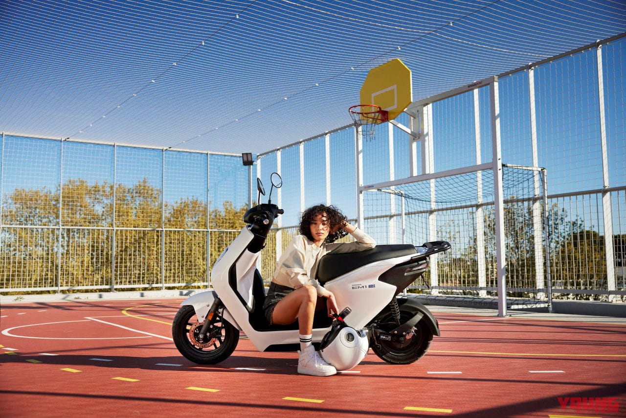 [写真] 23YM HONDA EM1 e: │ 30万円切りでさらに補助金10万円超ってマジ?! ホンダの電動原付バイク「EM1 e:」欧州初のEV投入、日本でも間もなく発表か│WEBヤング ...