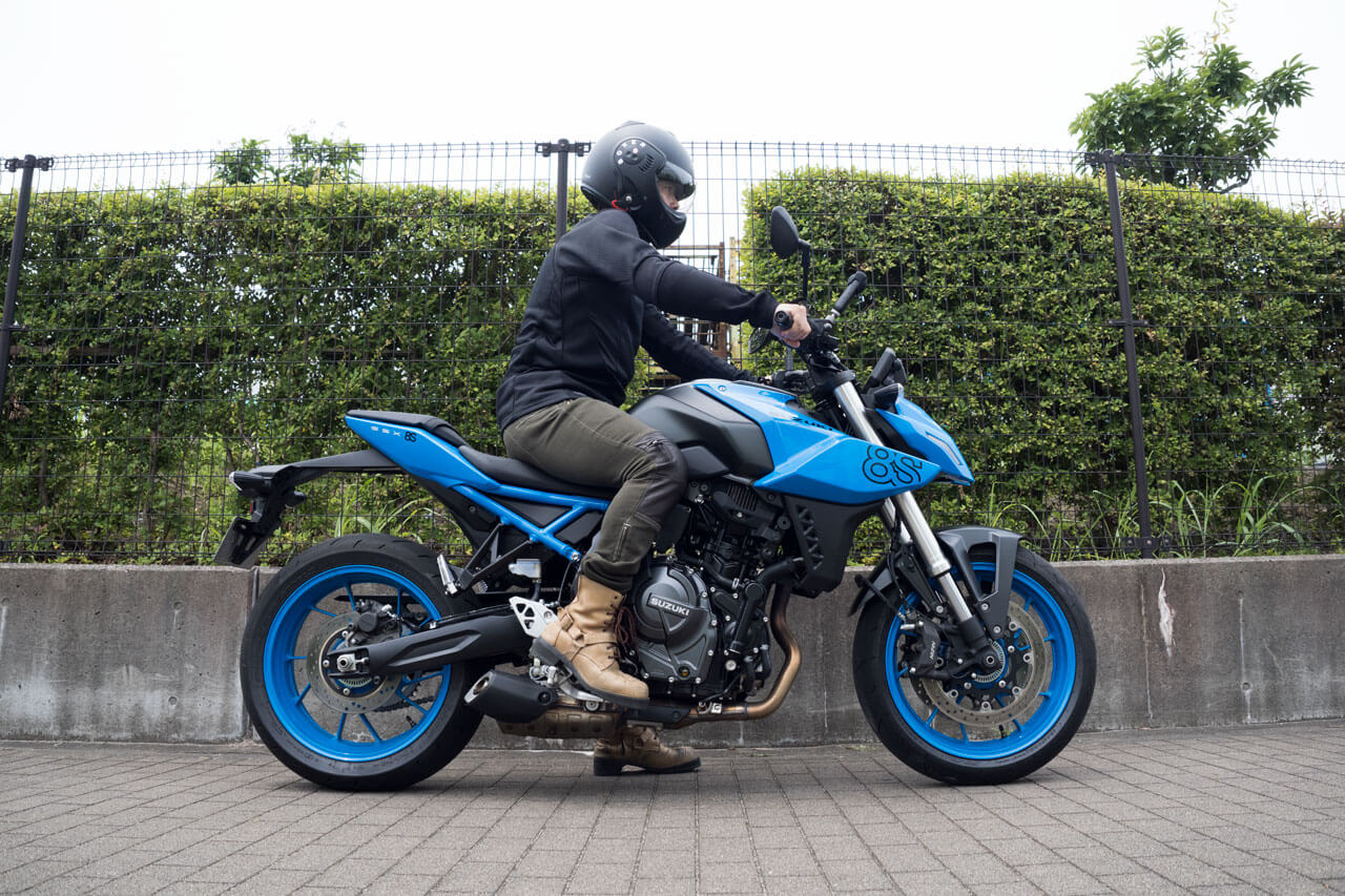 “シン仮面ライダー”のヘルメット「ルーフボクサーV8S」試用レビュー│WEBヤングマシン｜新車バイクニュース